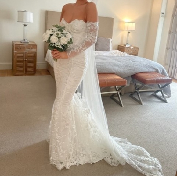 House of CB | Dresses | House Of Cb Isabelle White Lace Long Sleeve ...
